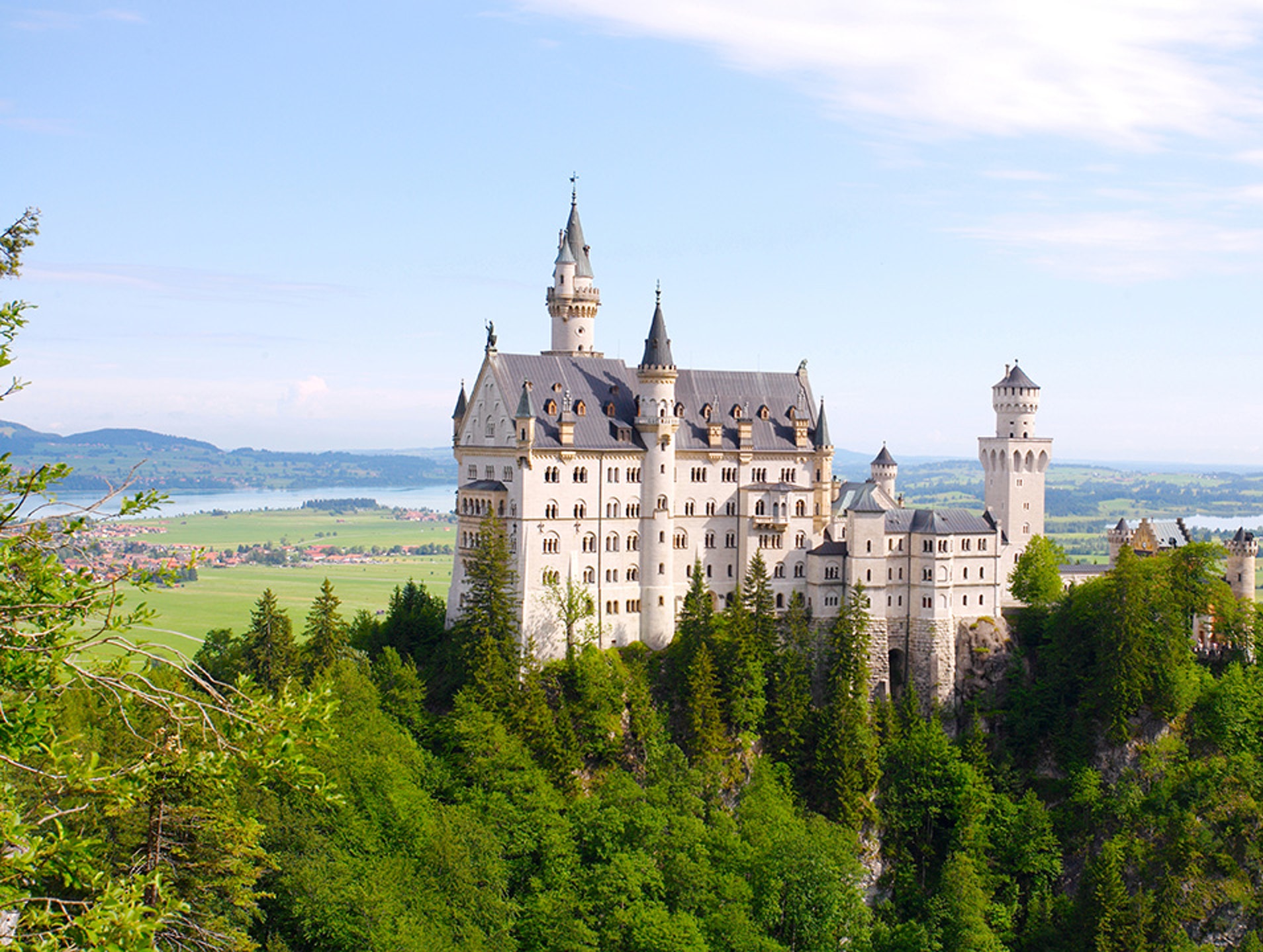 The History of Neuschwanstein Castle: The Inspiration For Sleeping ...